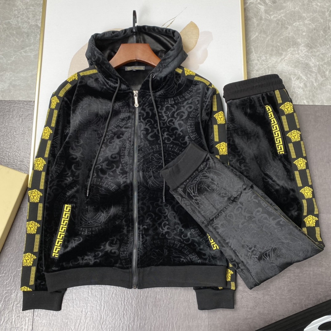 Cheap Versace Tracksuits Long Sleeved For Men #937183 Replica Wholesale ...