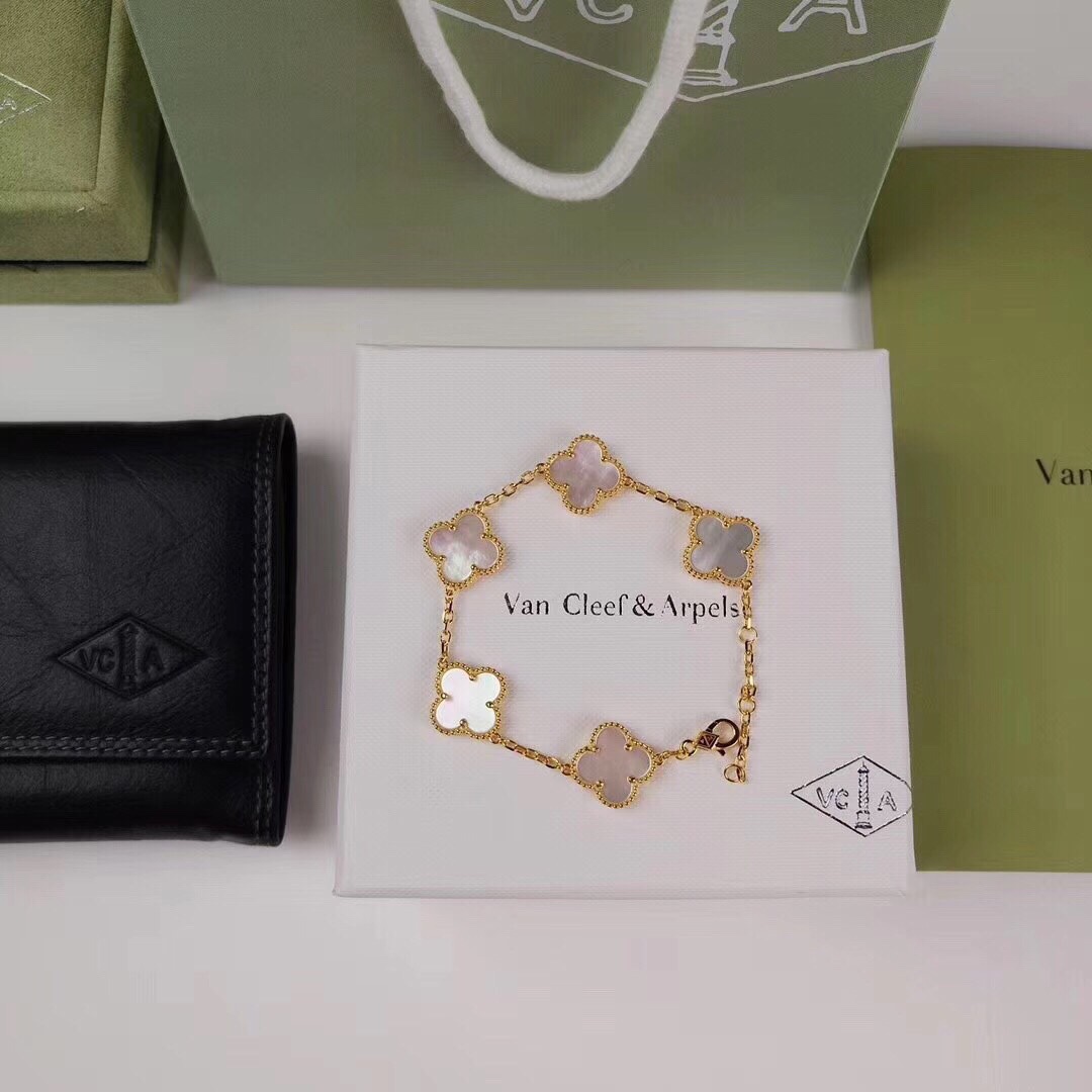 Cheap Van Cleef & Arpels Bracelets For Women #972812 Replica Wholesale ...